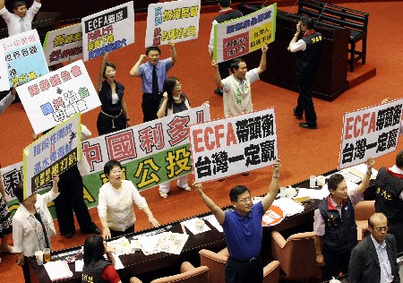 Legislature passes ECFA - Taiwan Today