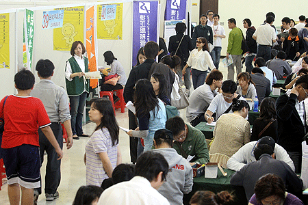 Government to open up 135,000 more jobs - Taiwan Today