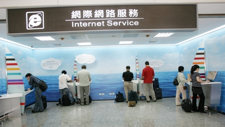 Internet use hits all-time high in Taiwan - Taiwan Today