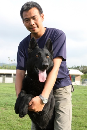 Tomato farmer trains Taiwan’s search and rescue dogs - Taiwan Today