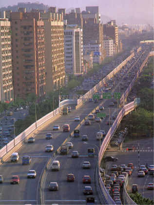 Stuck On The Freeway - Taiwan Today