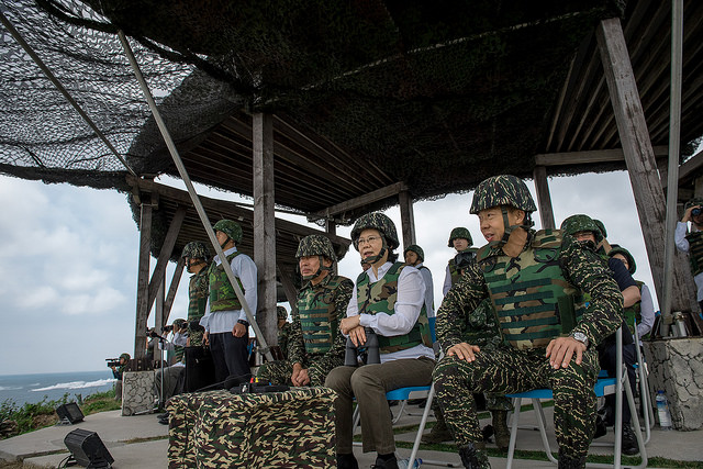 President Tsai oversees Han Kuang military exercises in Penghu