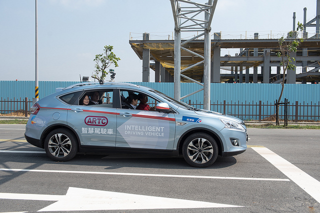 Tsai inaugurates driverless vehicle testing center in Tainan - Taiwan Today