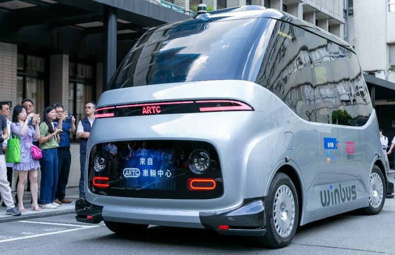 Taiwan unveils indigenously developed self-driving electric minibus ...