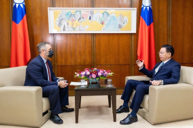 呉釗燮外交部長、カナダ放送協会（CBC）のインタビューで民主国家の団結訴える : Taiwan Today