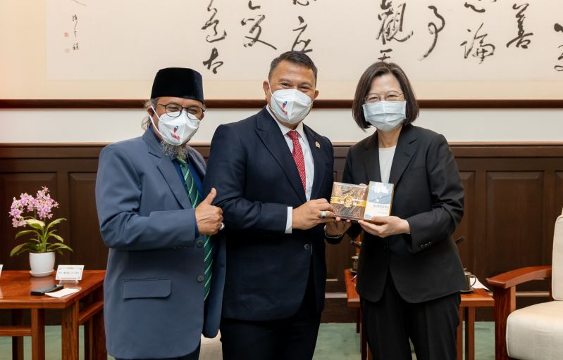 Indonesia parliamentary delegation received by Tsai - Taiwan Today