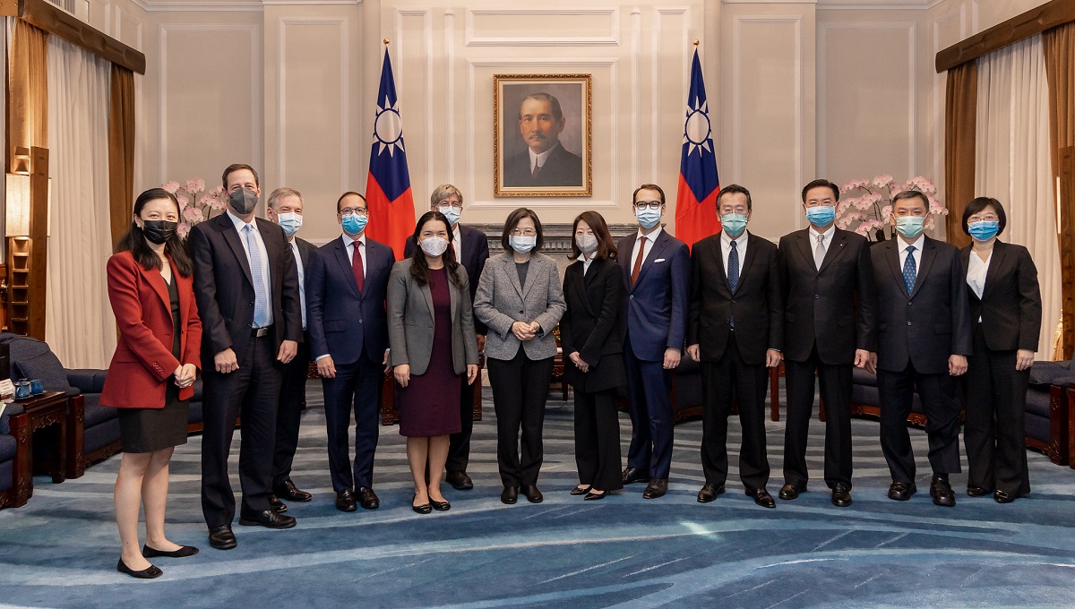 La présidente Tsai reçoit une délégation du CSIS et s’engage à ...