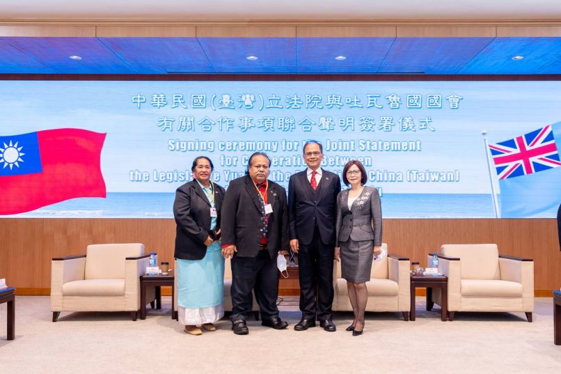 Presidente del Parlamento de Tuvalu firma declaración conjunta para ...