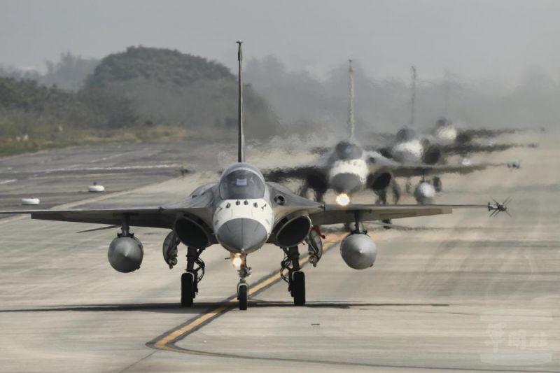 Powerful jets - Taiwan Today