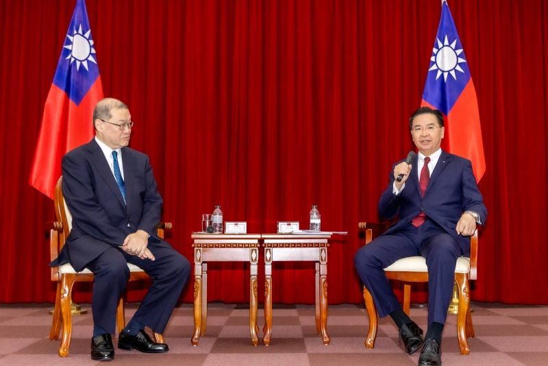 Foreign Minister Wu gives interview to Japanese press - Taiwan Today