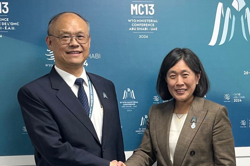 Minister Deng meets US, UK trade representatives - Taiwan Today