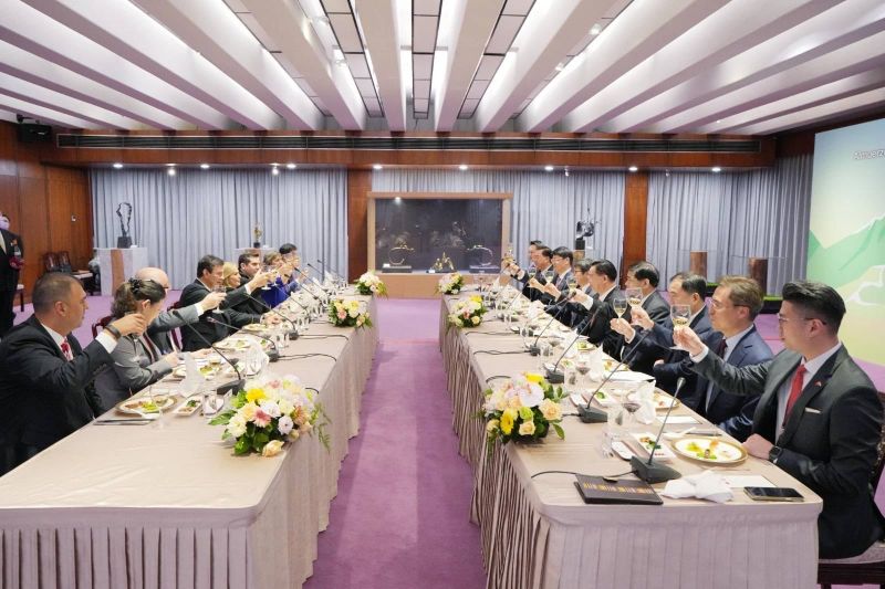 State toast - Taiwan Today