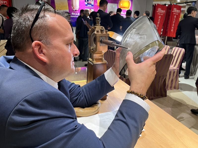 Master engraver - Taiwan Today