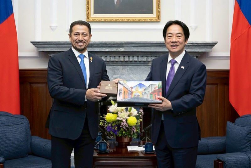 Presidente Lai da la bienvenida al presidente del Congreso de Guatemala ...