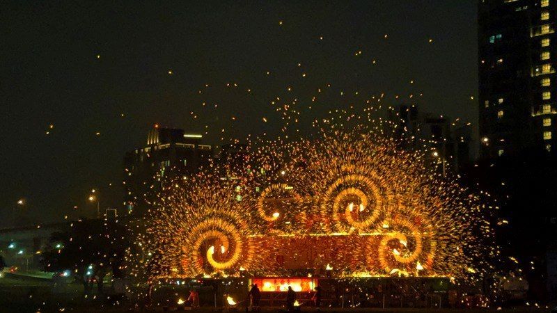 Bright lights - Taiwan Today