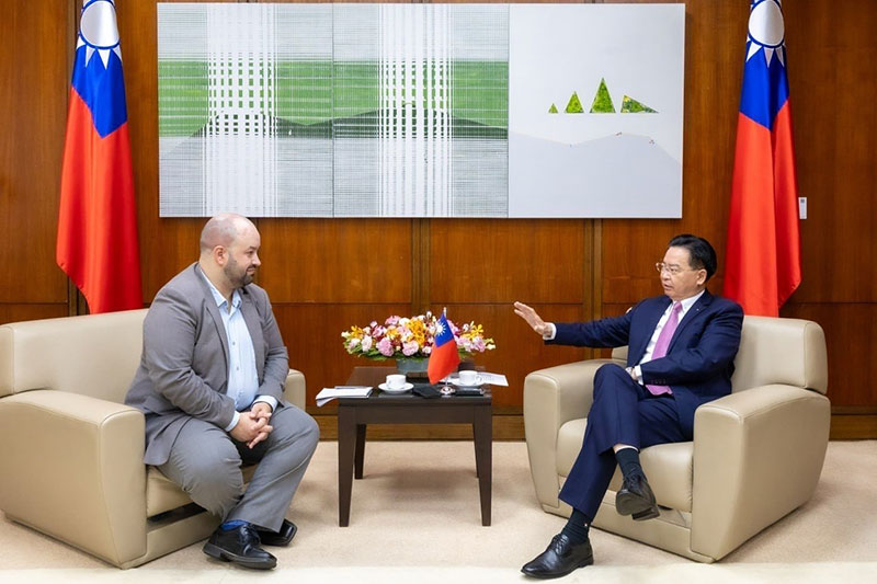 Foreign Minister Wu interviewed by New Zealand’s Newsroom - New ...